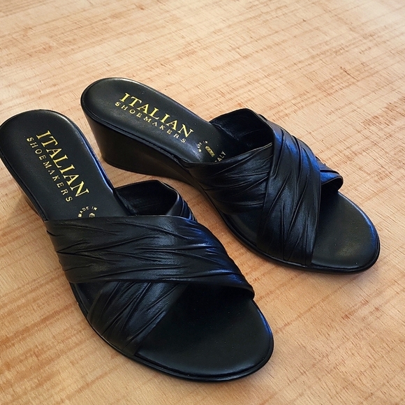 Italian Shoemakers | Shoes | Unworn Italian Shoemakers Kenny Criss Cross Slip Sandals | Poshmark